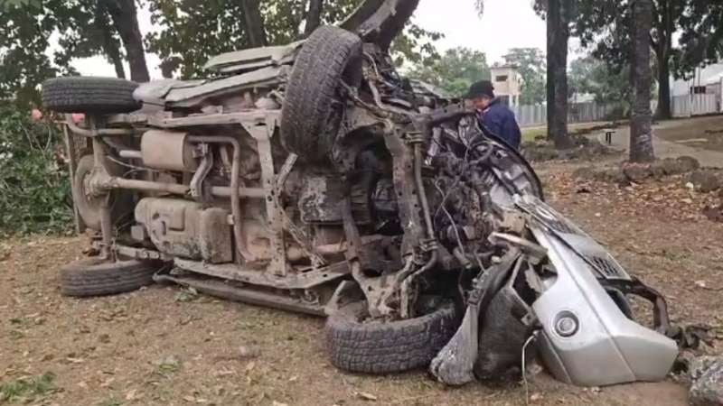 Cuatro personas heridas tras accidente en SPS; carro quedó destruido